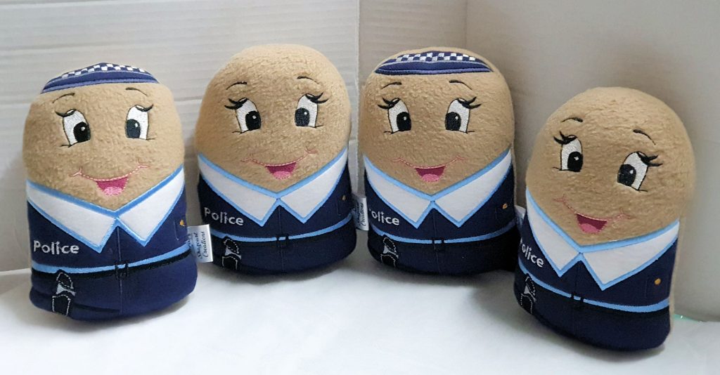 Fosta bubble Police 2 to a hoop 7.5×11 – ITHWL – In the Hoop with Lee