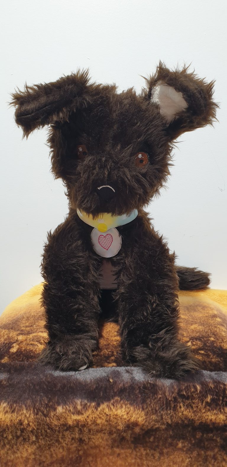 Bella puppy stuffie 6×10 – ITHWL – In the Hoop with Lee