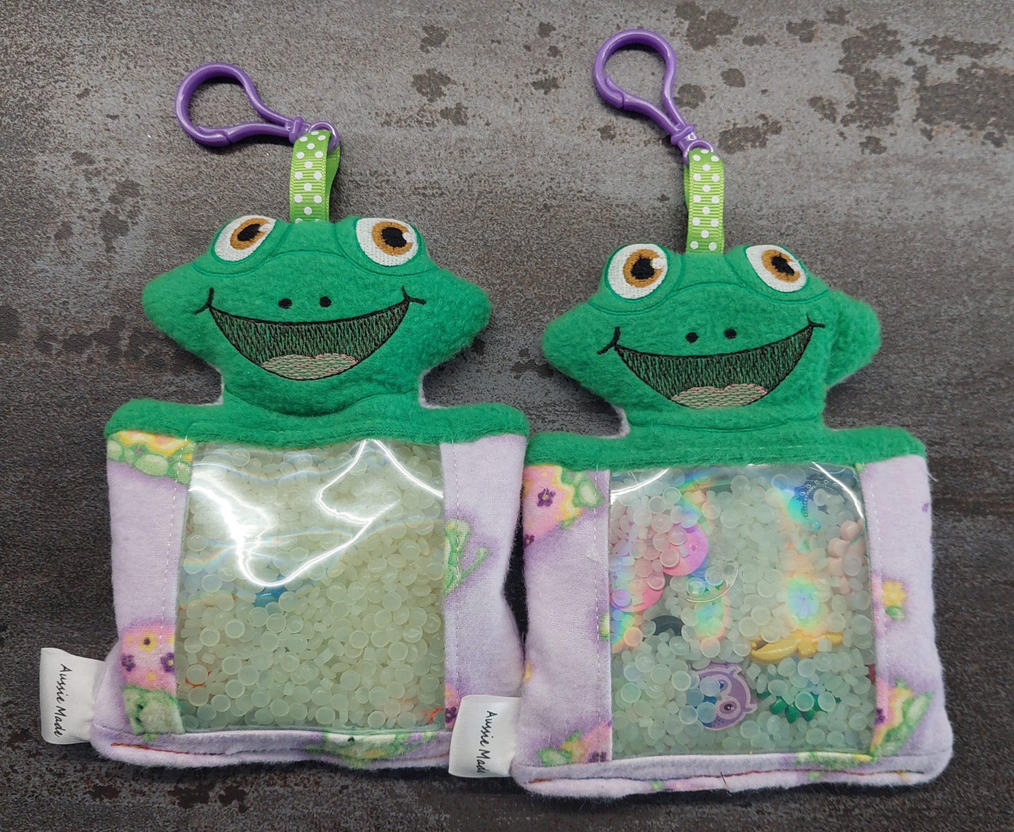 Frog I spy game 2 to a hoop 7.5×11 – ITHWL – In the Hoop with Lee